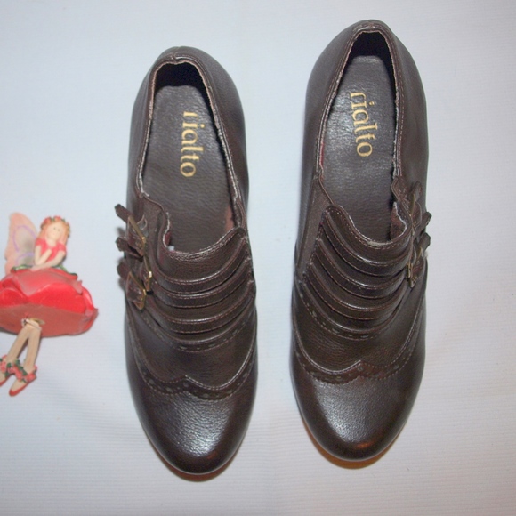 Rialto | Shoes | Rialto Wing Tip Heels Shoes Size 6m Brown | Poshmark